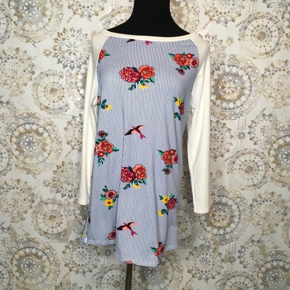 Amelia James | Tops | St Louis Tee | Poshmark